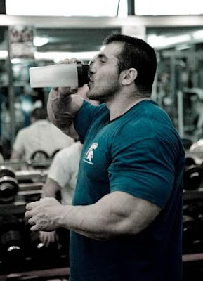 LA PERFECTION FAITE HOMME: IVAN SADEK 01/03