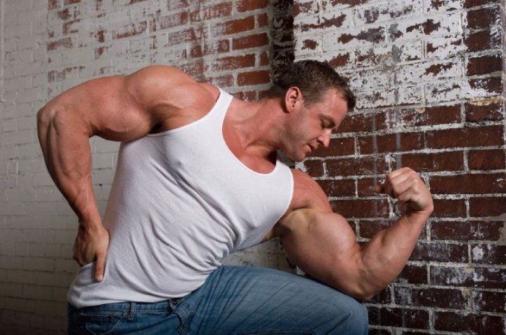 LA PERFECTION FAITE HOMME: NATHAN STEIGER 03/03