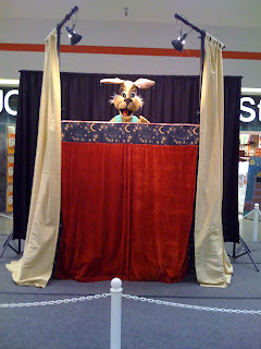 AMAZING CLARK PUPPET SHOWS: PUPPETS AT THE MALL