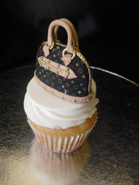 made FRESH daily: Designer Handbag Cupcakes ***UPGRADED!***