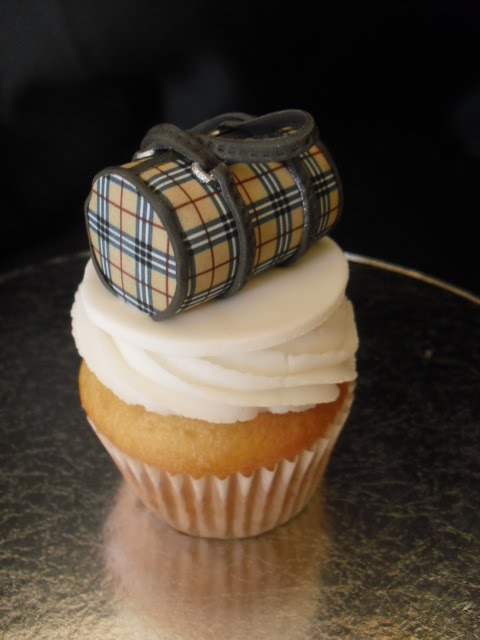 made FRESH daily: Designer Handbag Cupcakes ***UPGRADED!***
