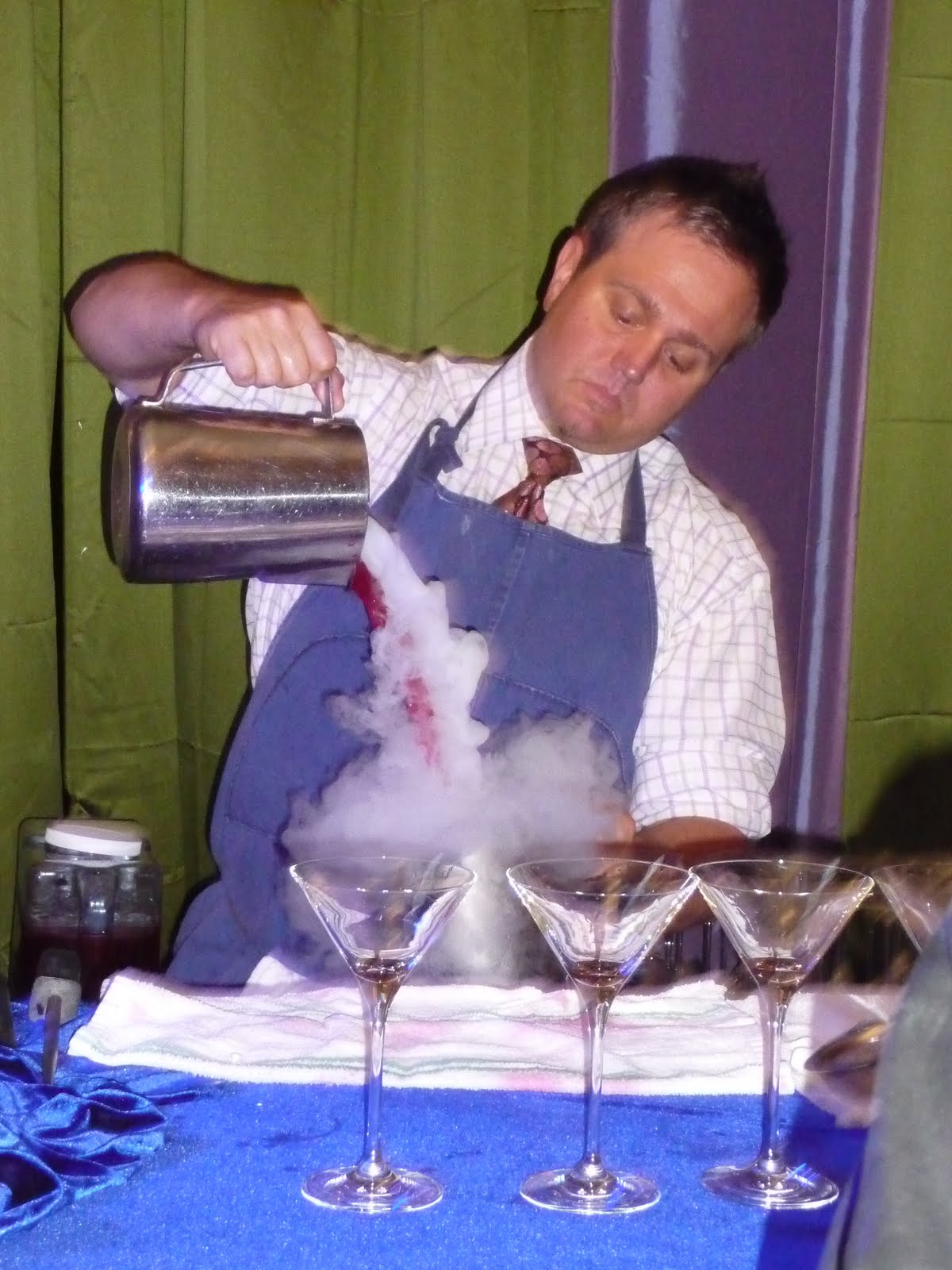 Eating Around DC: Cocktail with the Blue Light On: PX