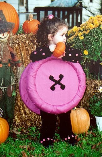 Gets Bored Easily: Halloween - Button Costume - This time with Instructions