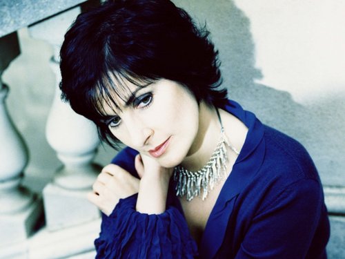 Eighties News: "Caribbean Blue" de Enya: perfecta ejemplificación del ...