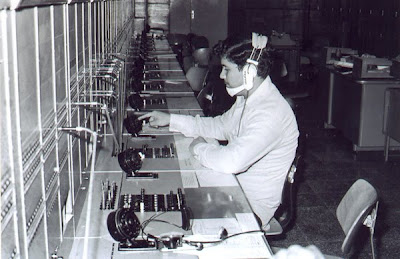 kamaleonico: Así eran los Call Center de Antes....