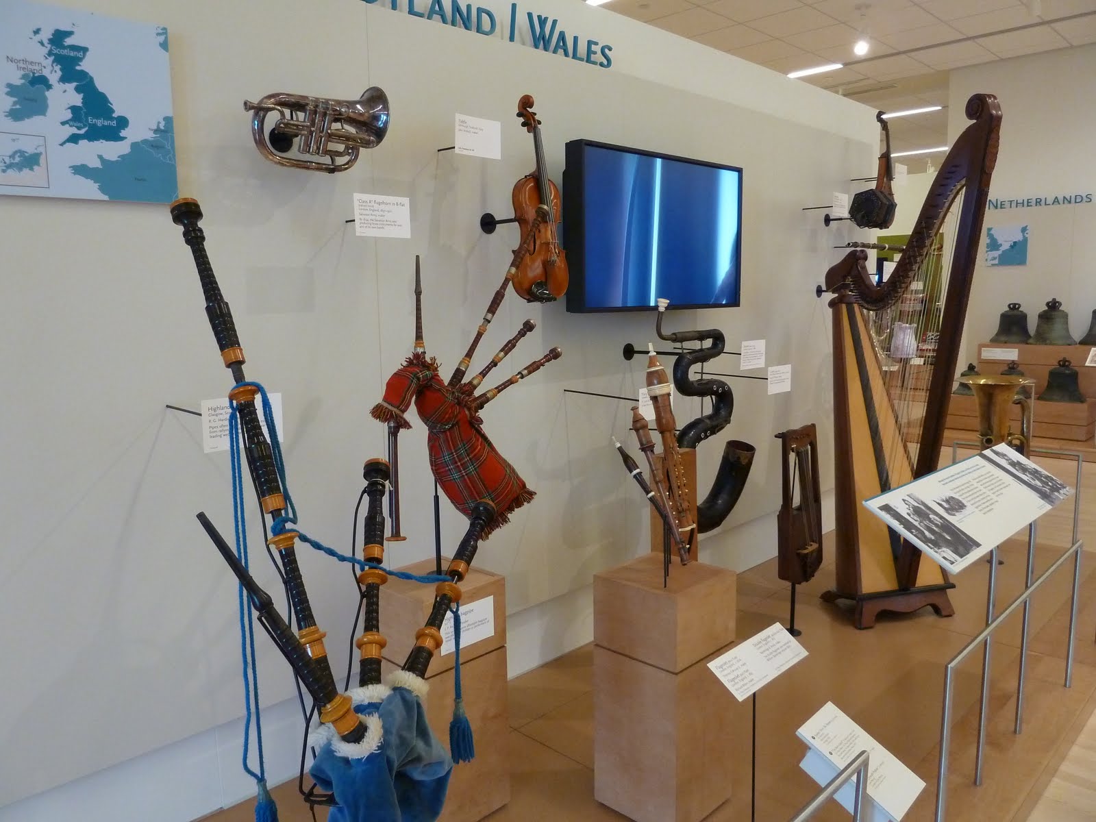 Hundewanderer.com: Musical Instrument Museum