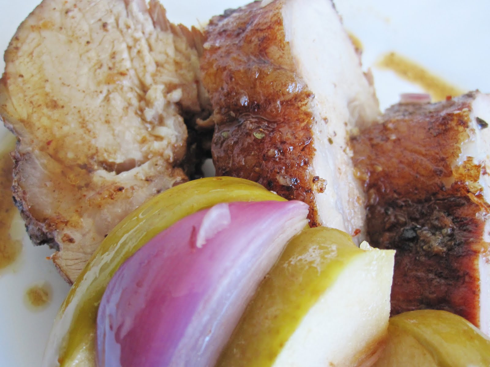 Porco Assado Com Maçã Na Boca - RETOEDU