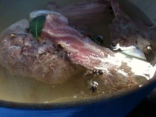 Moster Karins hemgjorda kalvsylta