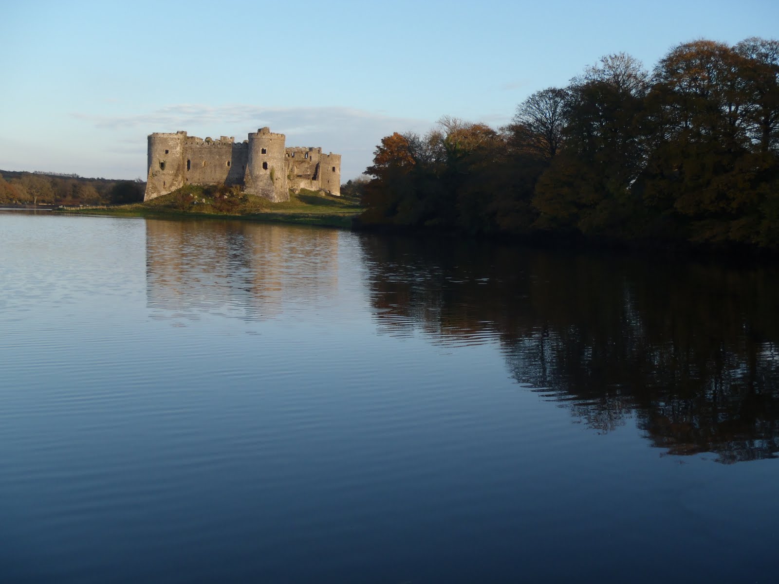ForeverYoung: Evening Walk at Carew Castle ...