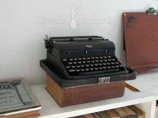 O Audacious Book: Typewriters: the fates and fingers of authors