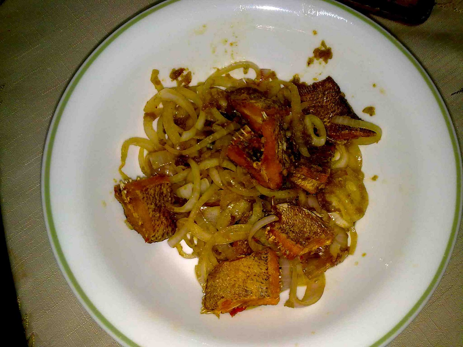 mums old recipe book: Ikan Sepat Masin Goreng dengan Bawang (Fried ...