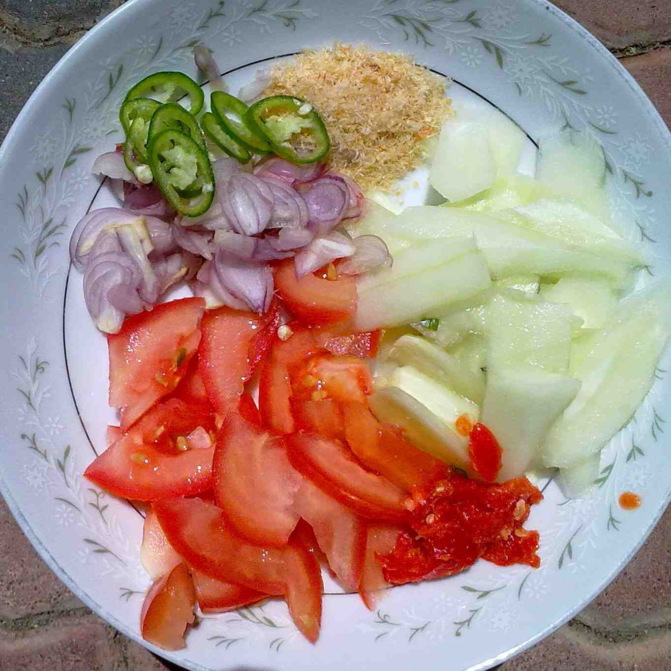 mums old recipe book: Acar Tomato dan Timun (Tomato and Cucumber Salad)