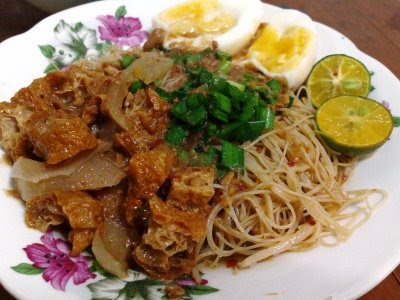 little Joy: Mrs Lee's Cookbook - Mee Siam