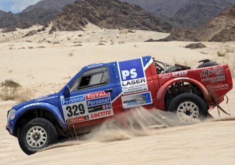 NISMO Stuff: Dakar 2011 Nissan Entries...