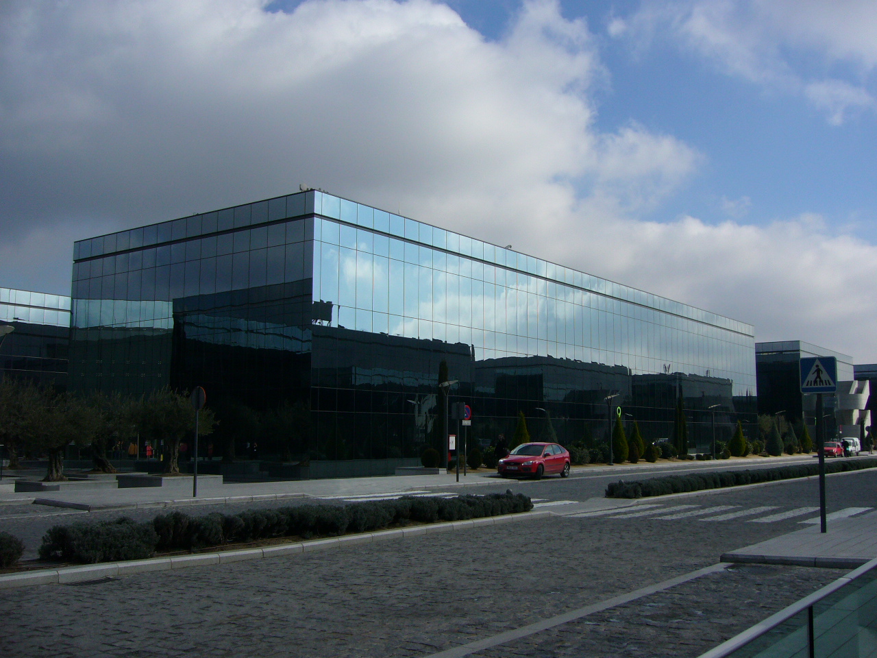 OFICACO. OFFICE AND COMPANY: PARQUE EMPRESARIAL LA FINCA