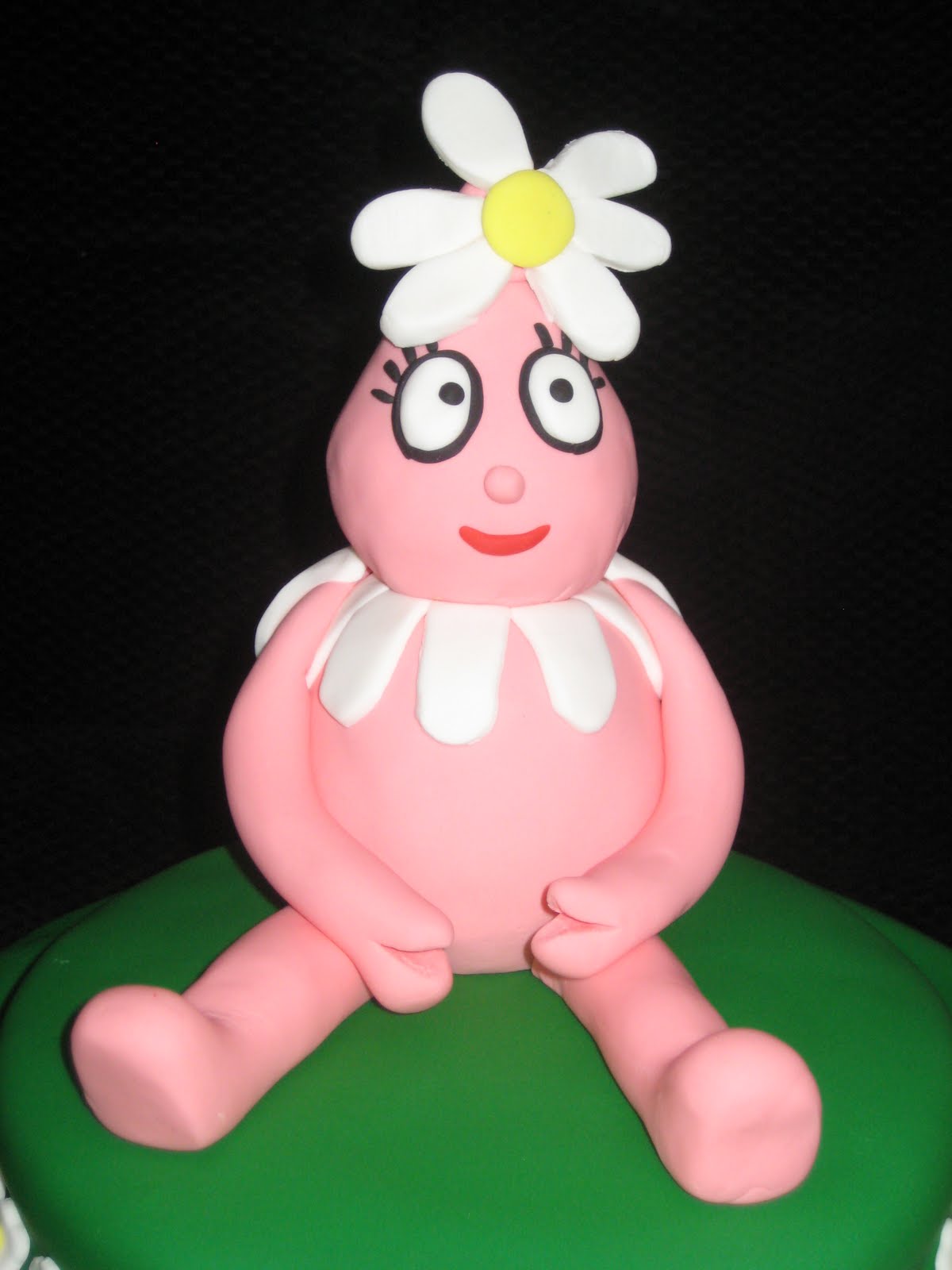 Taryne's Tasty Treats: "Foofa" - Yo Gabba Gabba Cake