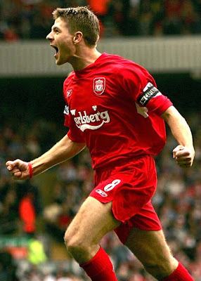 Football Sports Star: Steven Gerrard Football Pictures