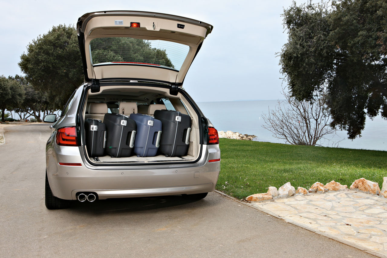 auto-mobille: 2011 BMW 5 Series Touring First Drive