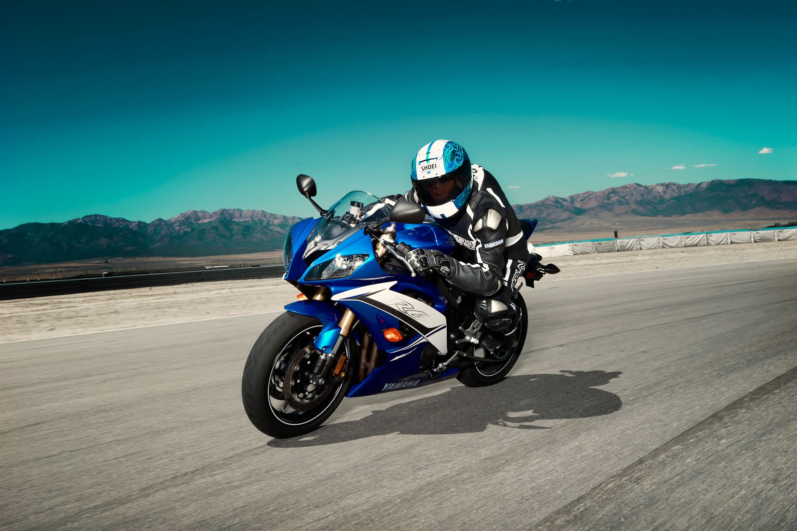 Wery Sepeda Motor BESAR MOBIL DAN PICTURES: 2011 Yamaha YZF-R6 Gallery