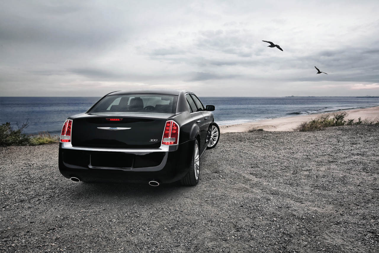 Car Centres: 2011 Chrysler 300 Luxury Sedan