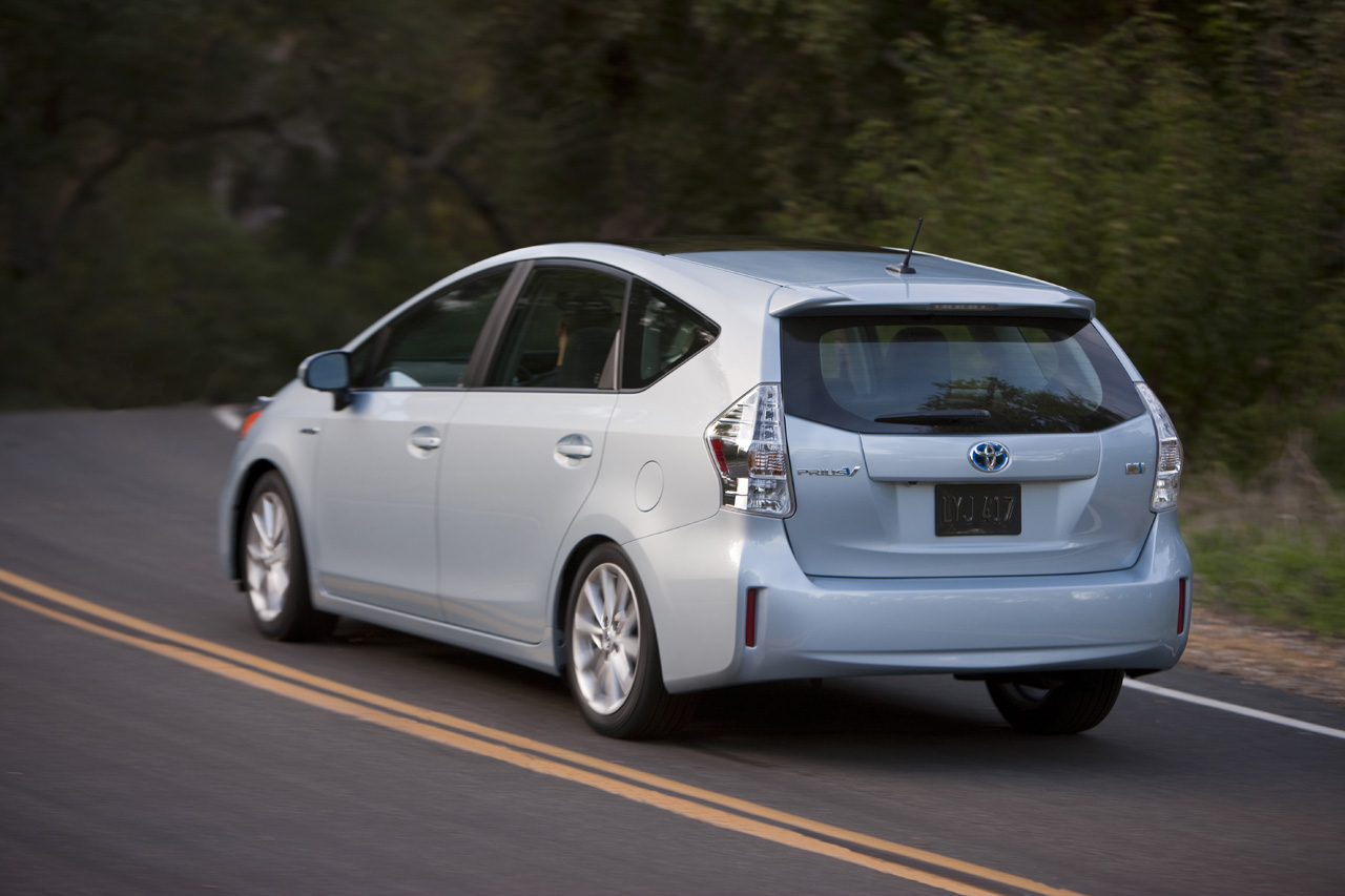 Car Trend Magazine: 2012 Toyota Prius V Photo Gallery