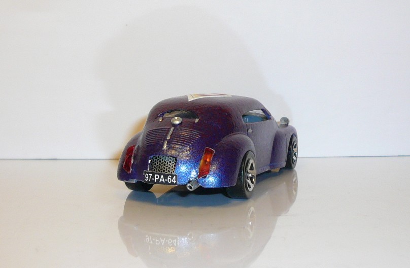 Garage de poche Jipé: 4cv Custom