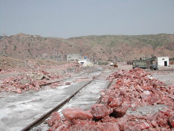 HEAVENLY BEAUTY PAKISTAN: KHEWRA SALT MINES CHAKWAL,PUNJAB,PAKISTAN
