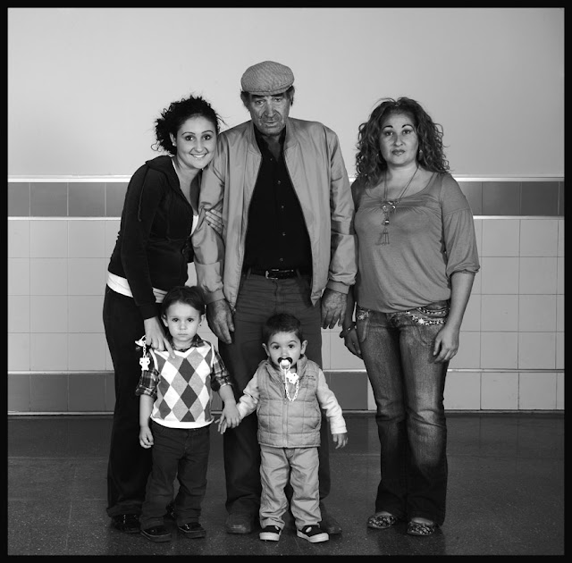Retratos de Familia: Retratos de familia 2. Castellón 2010. Serie ...