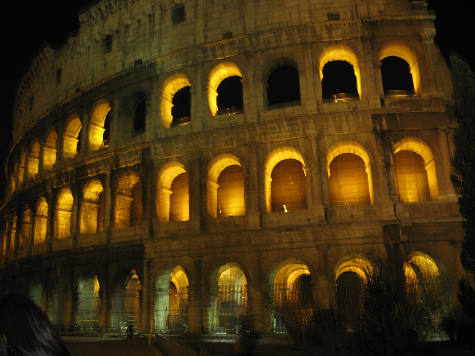Arrive-dara-ci: “When the Colosseum falls, Rome will fall. And when ...