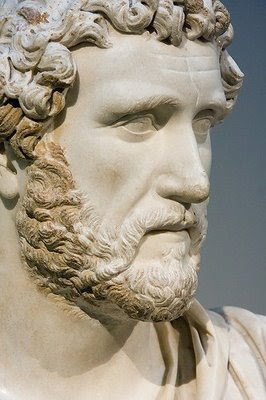 HISTORIA CLASICA: Adriano: Imperio y conflicto