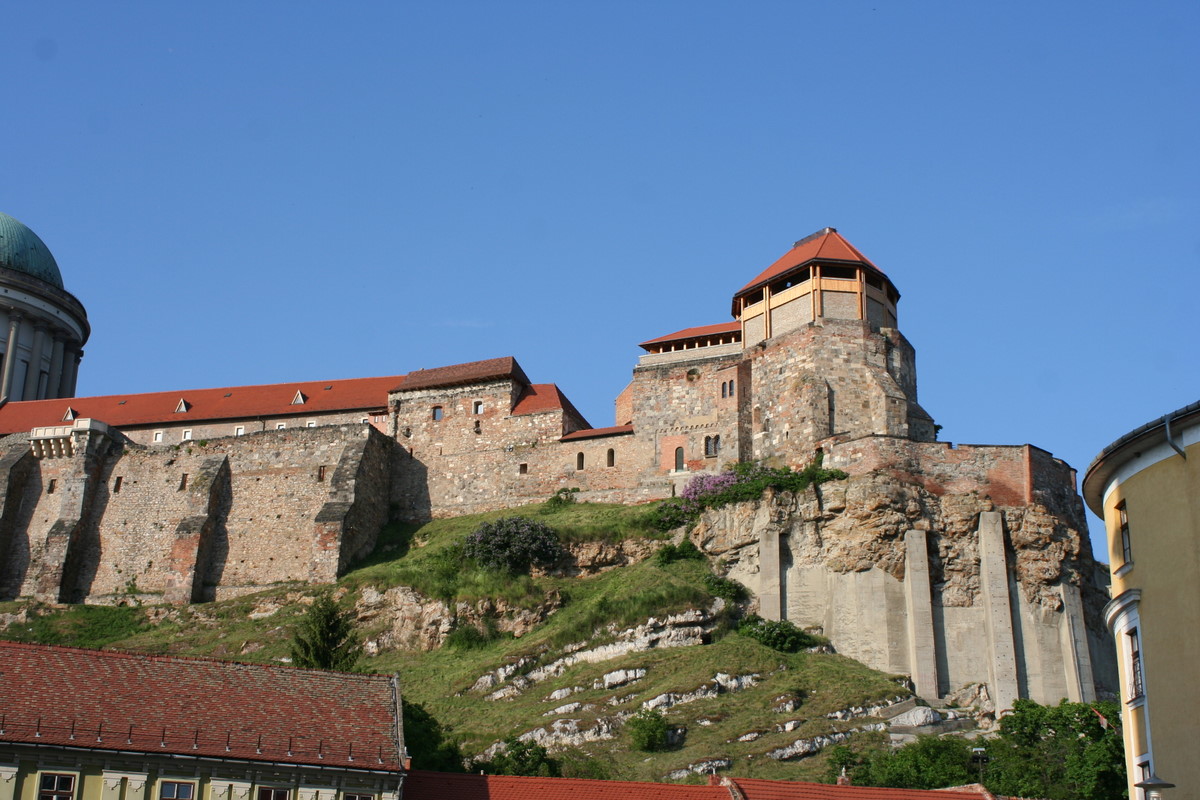 Medieval Hungary: Castles in Medieval Hungary