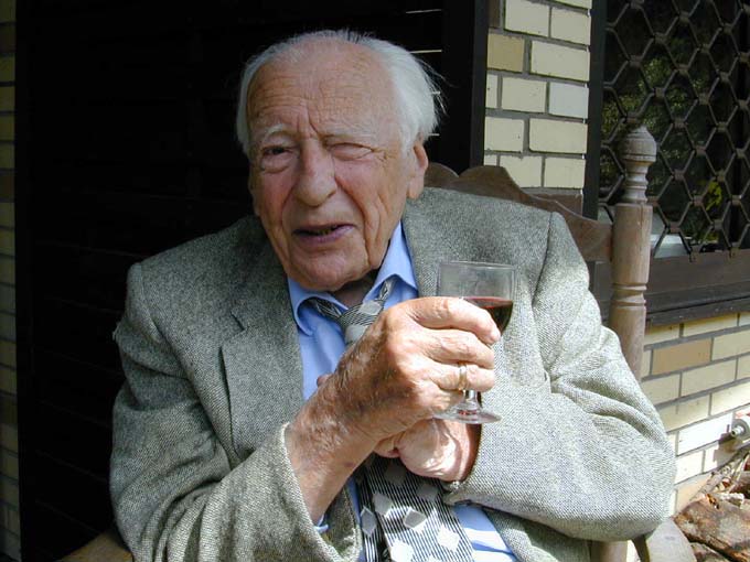 QUE HACEMOS L@S PEDAGOG@S DEL 105 A: HANS GEORG GADAMER