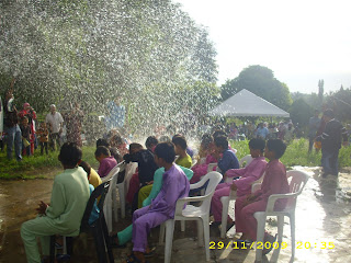 sekali pensil diraut, di sini tintaku tumpah, di sini aksara bermadah ...