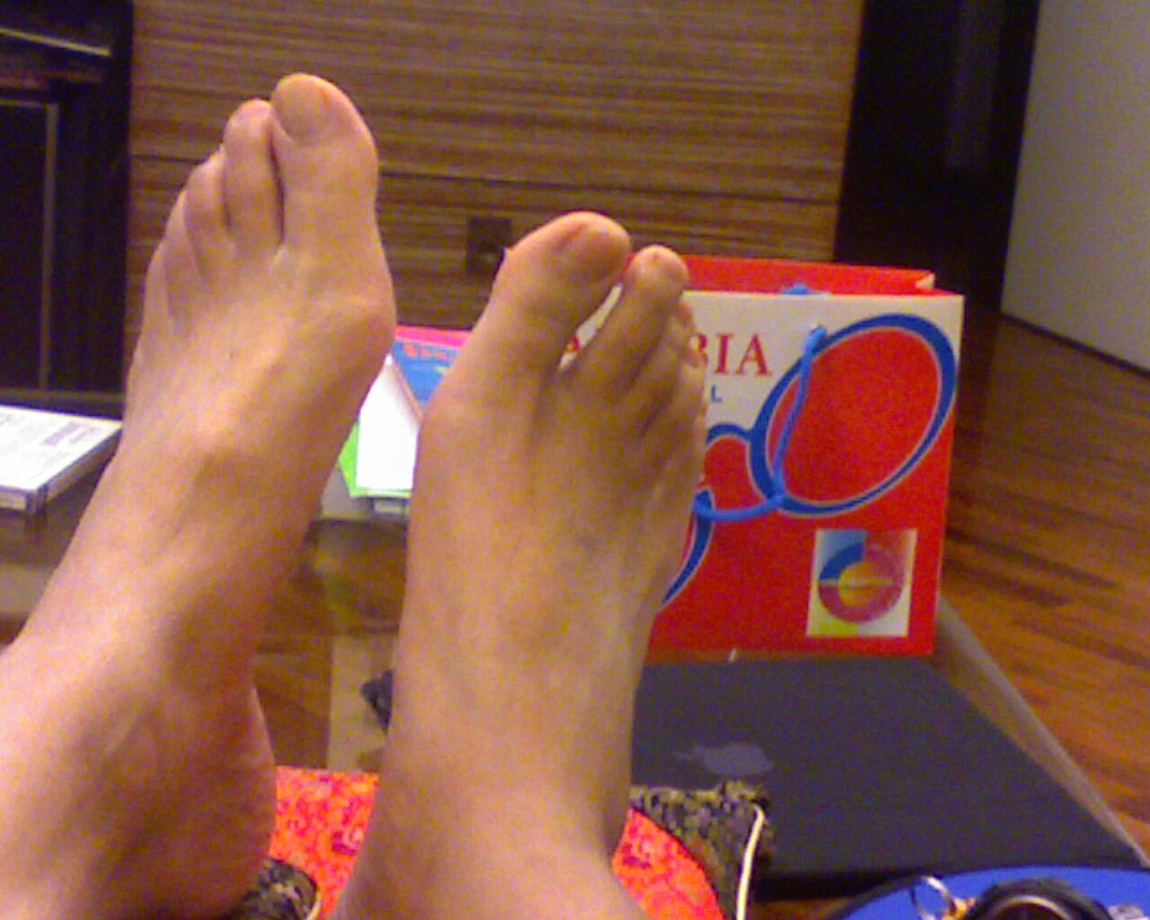 Mandolo Was Here Foot Comparison