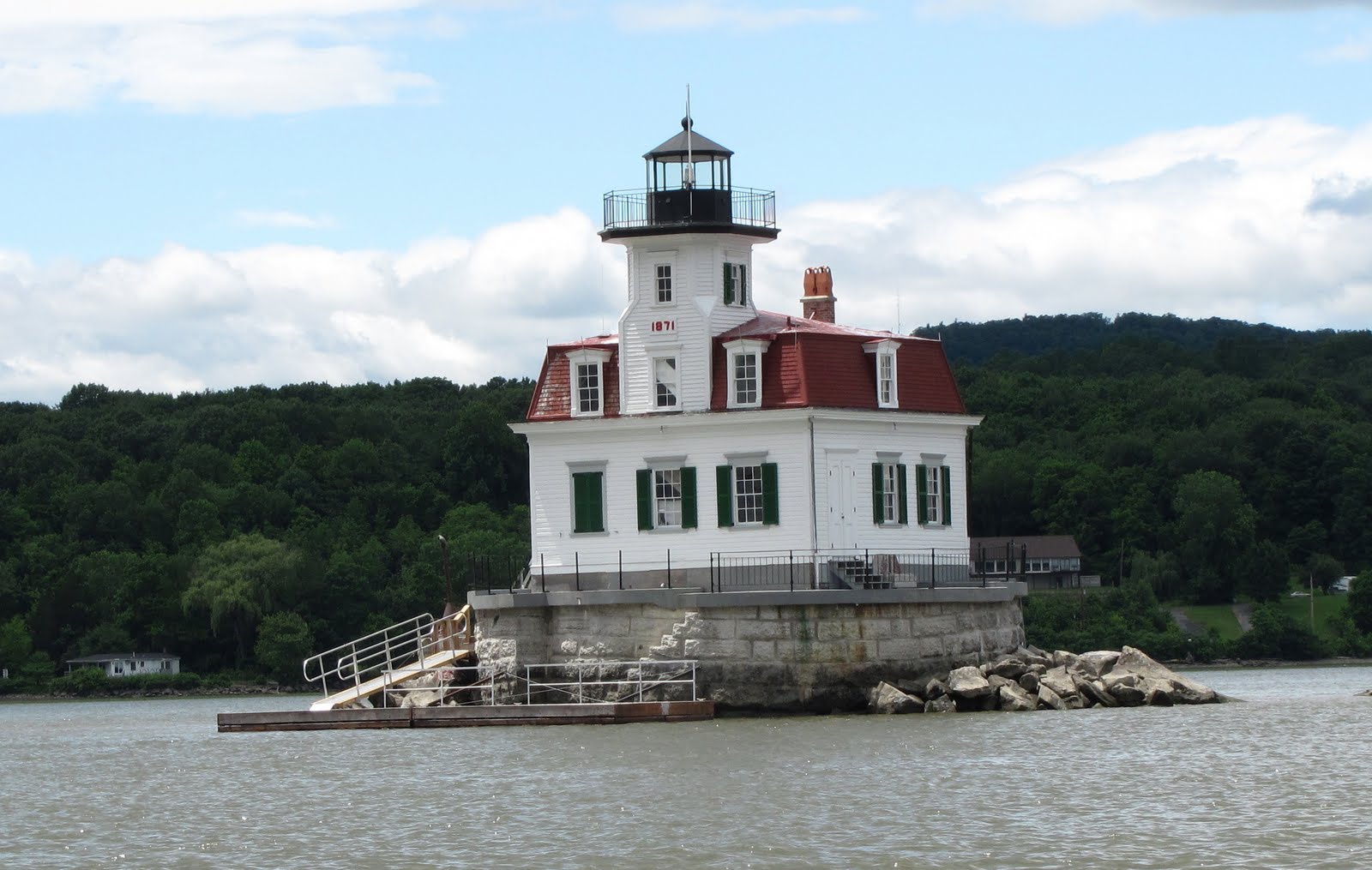 The Hudson River Explorer: Esopus Meadows Lighthouse