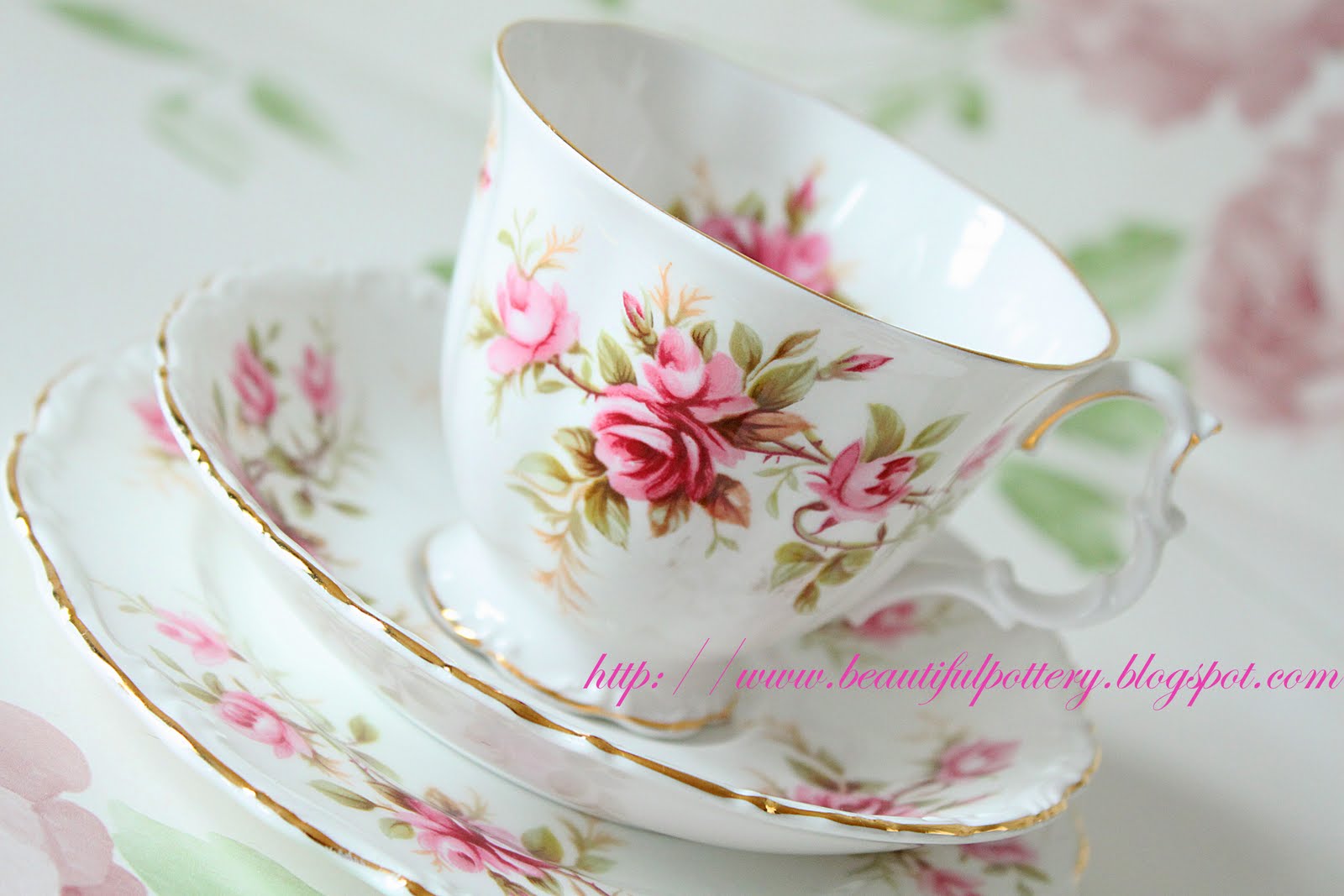 BEAUTIFUL POTTERY: Royal Albert Discontinued Pattern
