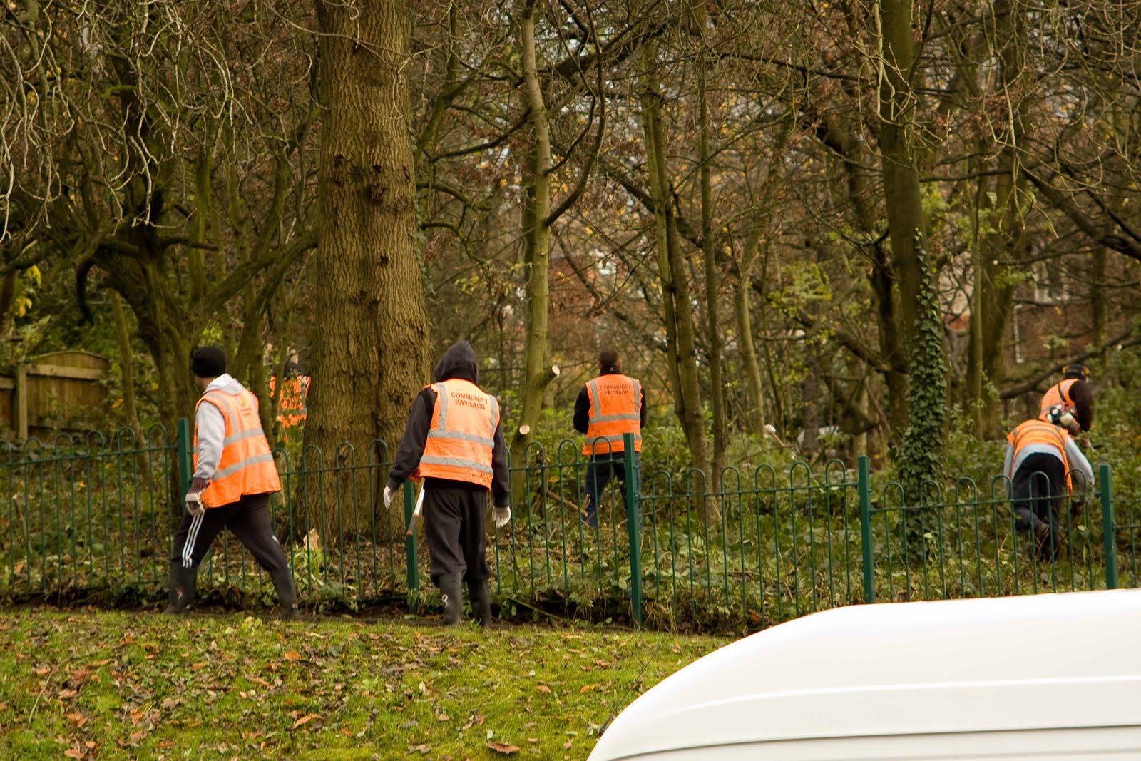 Tameside Citizen: Community Payback offenders working in Stalybridge