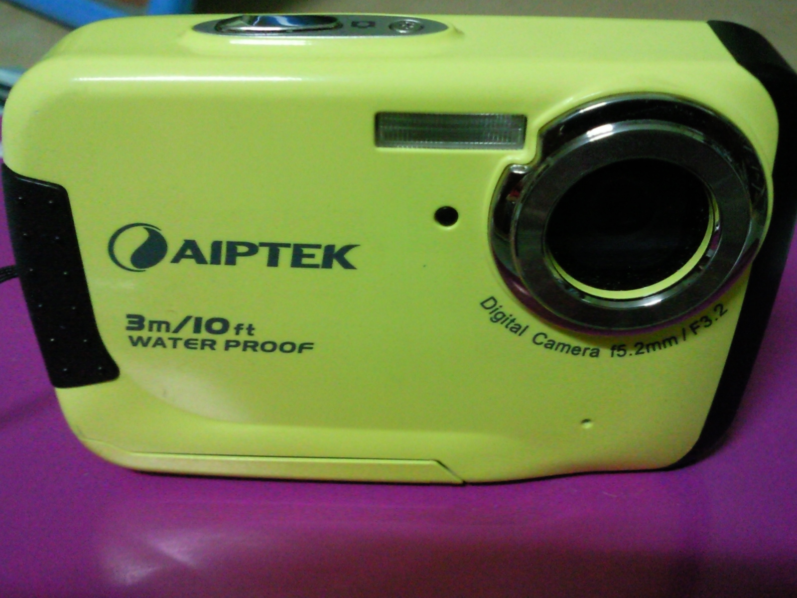 A Day In SG: Review on Aiptek S5W Water-Proof Digital Camera (3meters,10Ft)