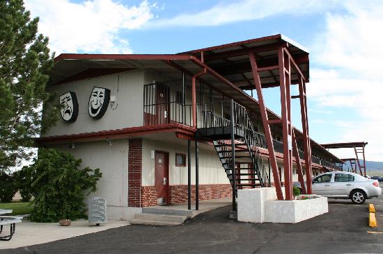 The Captain's Ramblings: Movie Manor Motor Inn