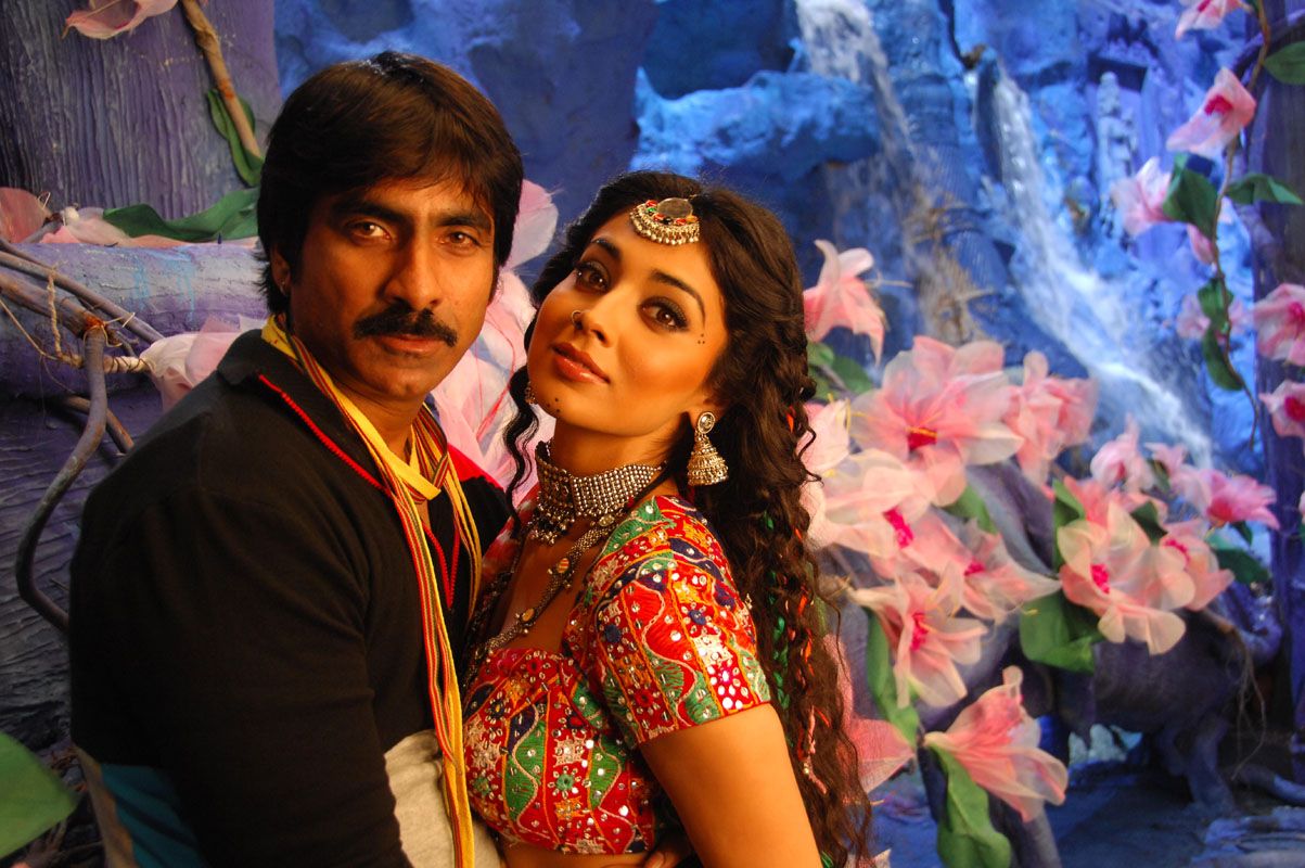Watch Don Seenu Shriya Saran, Ravi Teja Unseen Stills | teluguveera.com