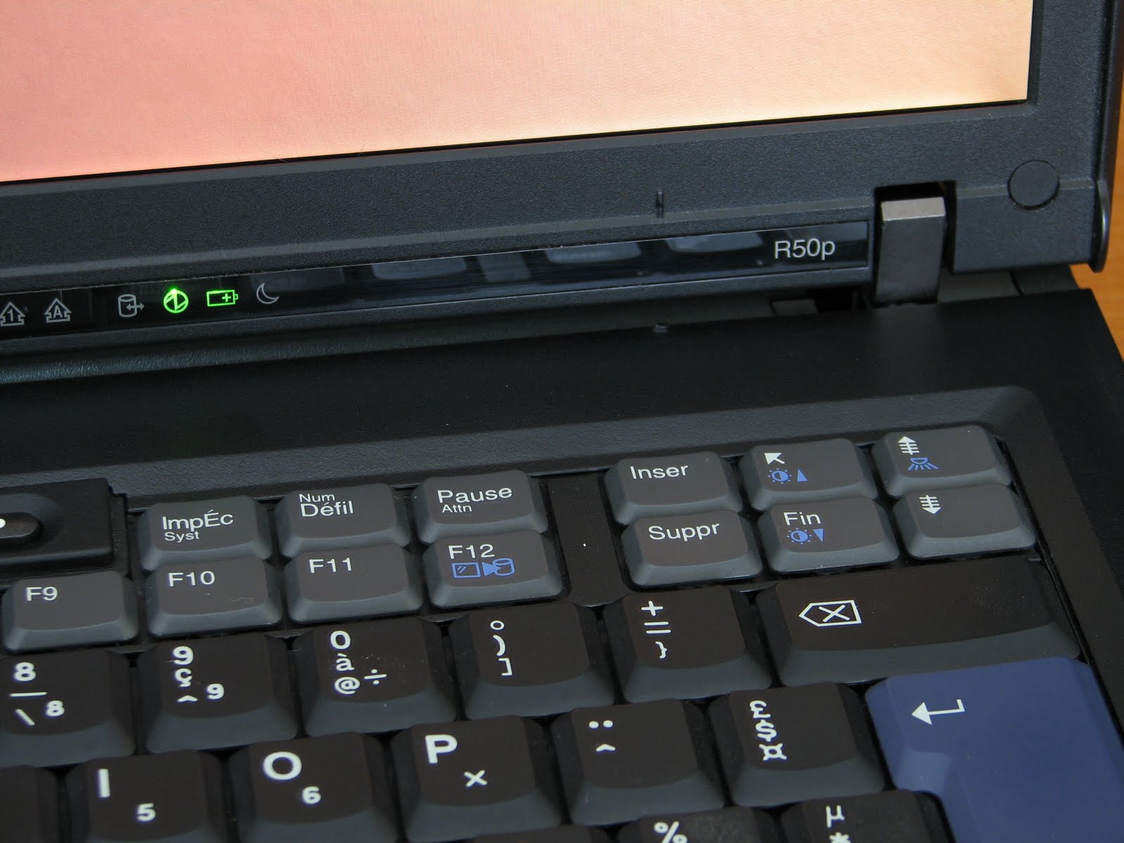 IBM Thinkpad R50p - S-IPS дисплей и FireGL | Retro-PC-Mania - ревюта на ...