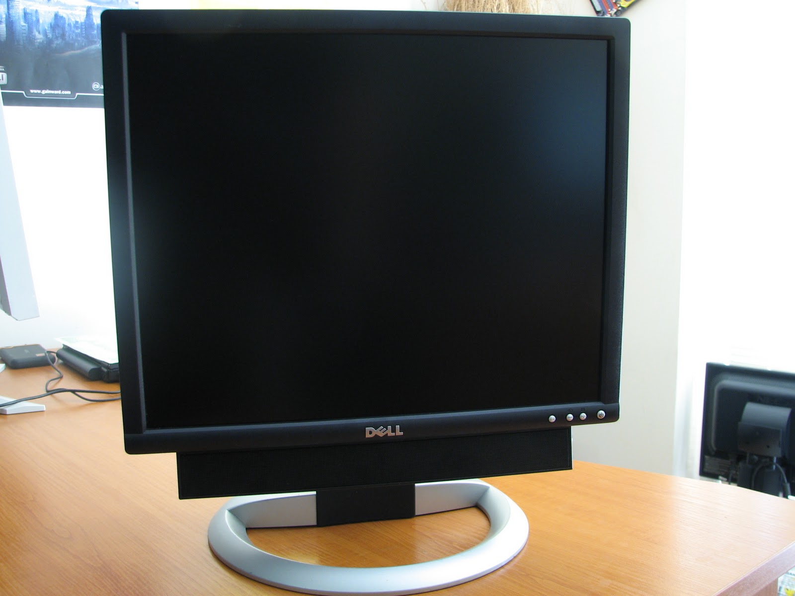 DELL 1905fp - неостаряващата класика сред мониторите | Retro-PC-Mania ...