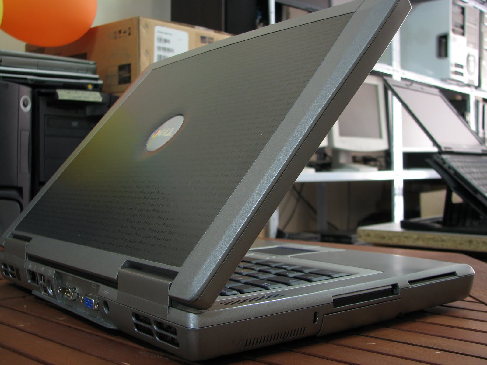 DELL Precision M70 - първи впечатления от графична станция с Quadro ...