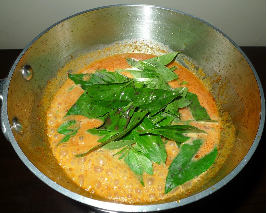 Amporn's Thai Kitchen: Thai Chu Chee Curry Salmon