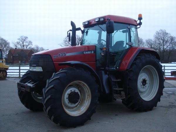 TRACTOR CASE IH MX 135 second hand ieftin de vanzare 2001 135CP 16.900 Euro