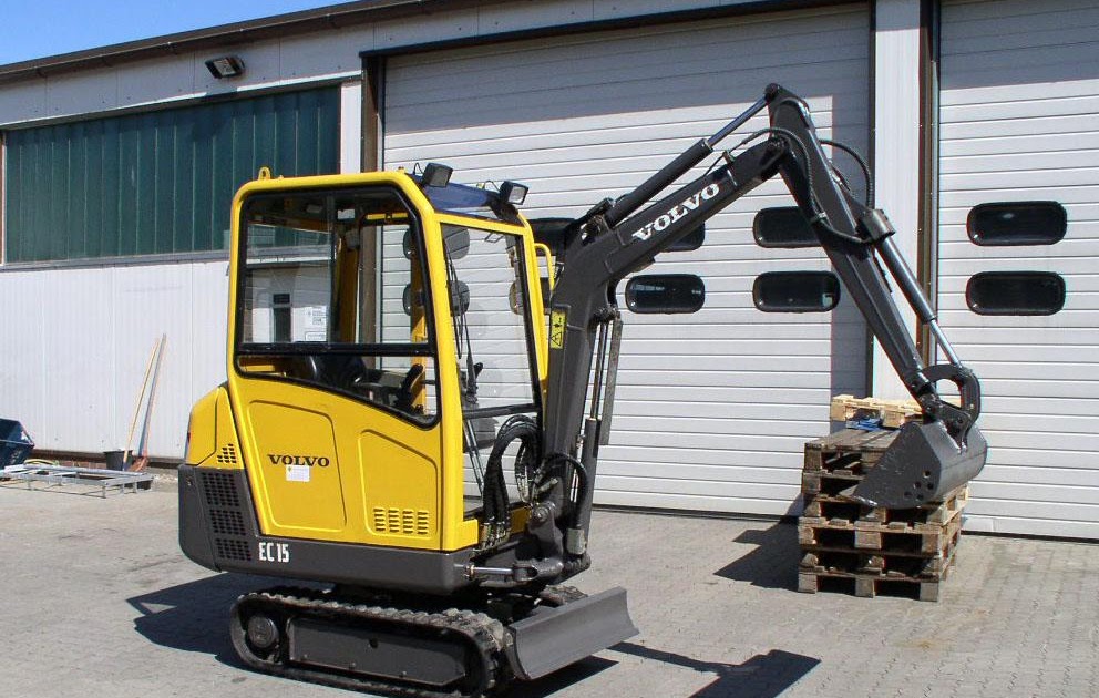 MiniExcavatoare Second Hand Volvo EC Mini Excavator 15 XR din 2000 1.5t ...