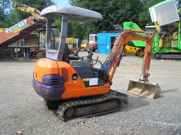 MINIEXCAVATOR Hitachi EX16-2 second hand ieftin de vanzare 1.5t din ...