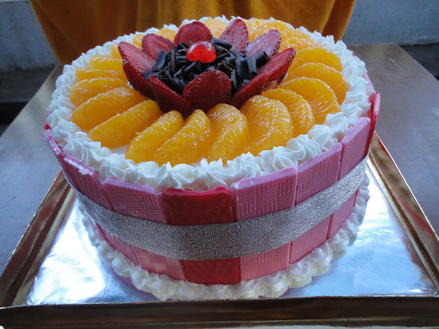 SALMA CAKE: Cake hias buah segar utowo fruit cake