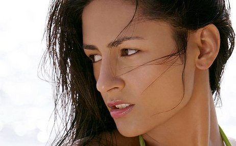 boom bollywood: Aruna Shields was born in United Kingdom