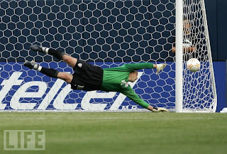 InsaneButtFun: Insane Soccer Goalie Saves